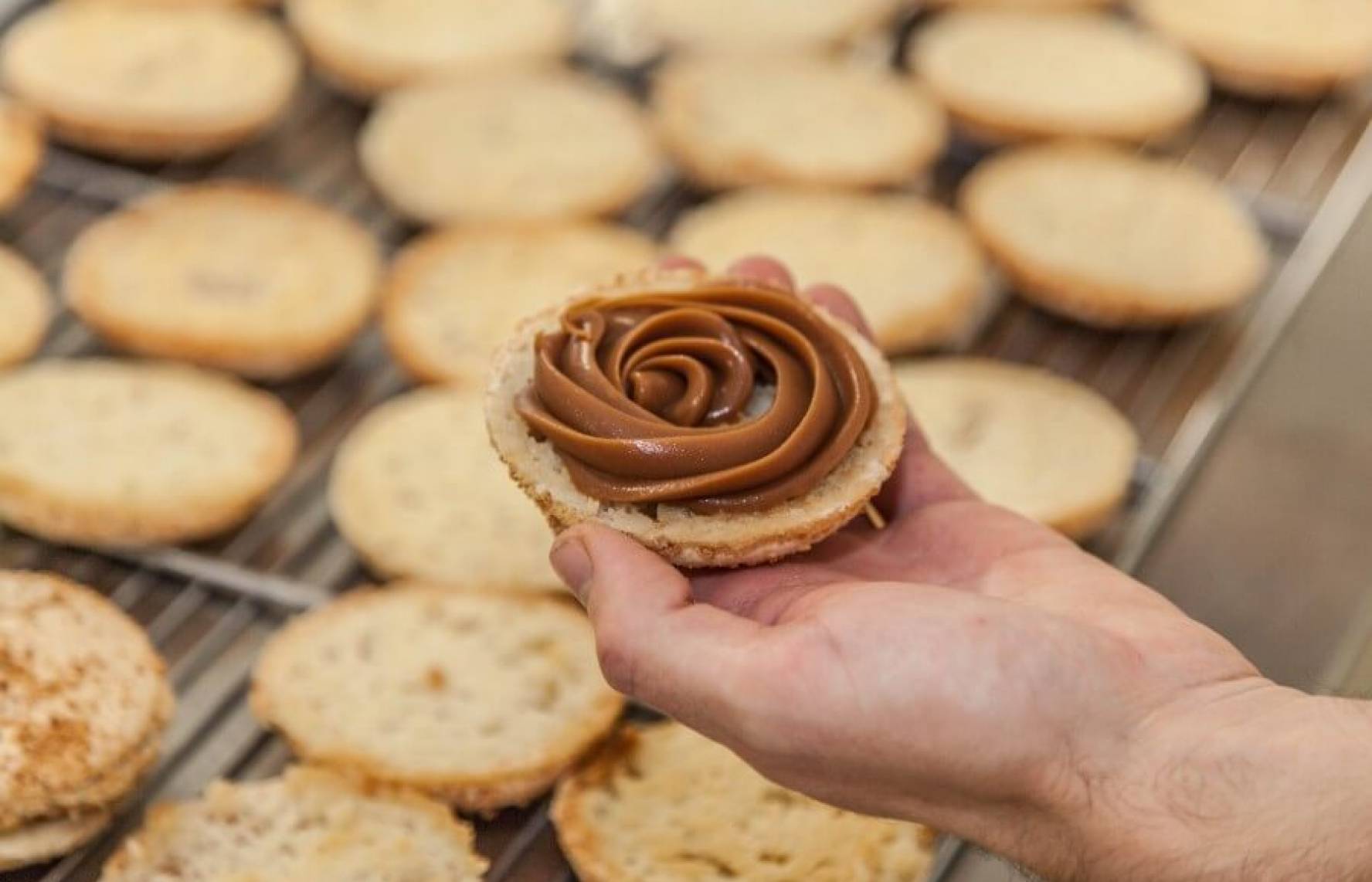 Boite de 6 gros macarons - La Chocolaterie Chartres